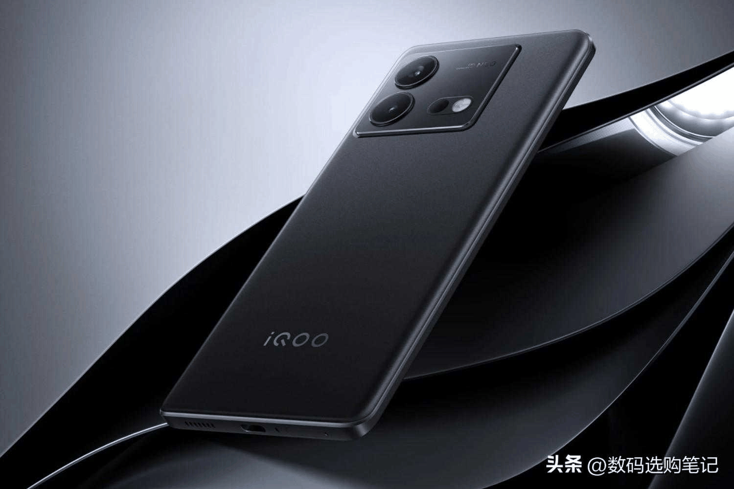 一加ACE2V和iQOONeo8区别大吗?选谁比较好 - 叮当号