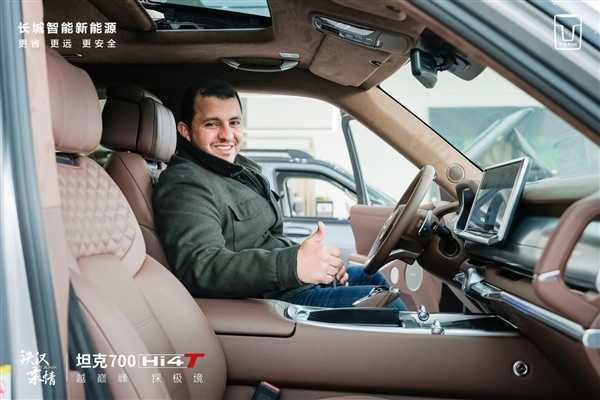 42.8万起！坦克700Hi4-T一天内订单破6000辆：中东友人组团来中国看车 - 叮当号