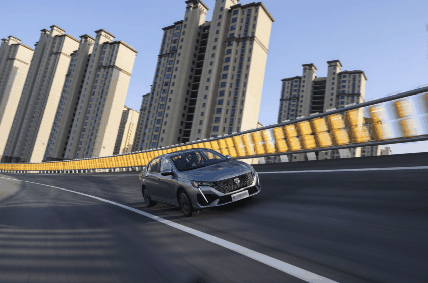 做一个桀骜不驯的人，搭载第四代1.5T+6AT，东风标致408全新上 - 叮当号