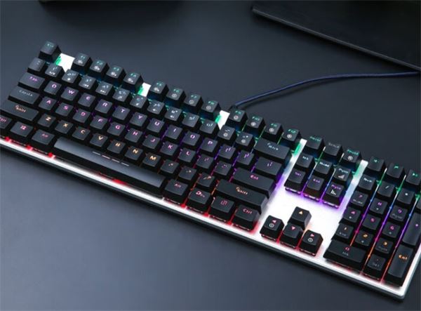 达尔优ek815蓝光版和混光版有何不同 达尔优ek815蓝光版和混光版对比介绍 - 叮当号