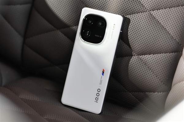 iQOO13最新官方消息 电池容量暴增到6000mAh - 叮当号