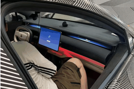 预售80万！蔚来旗舰行政轿车ET9内饰首曝：搭载贯穿屏幕+椭圆方向盘 - 叮当号