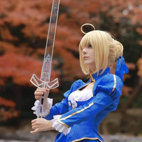 俄妹COS《Fate》Saber：泳装呆毛王 靓丽吸睛 - 叮当号