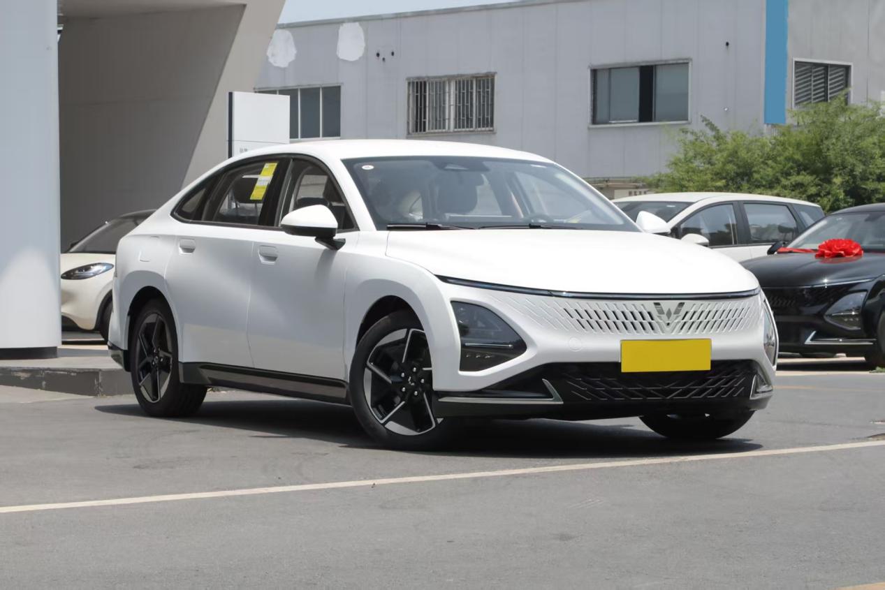 10万级混动厮杀！星光/秦PLUS DM-i/启源A05，谁更好？ - 叮当号